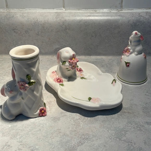 Avon | Holiday | Vintage Avon Bunny Set | Poshmark